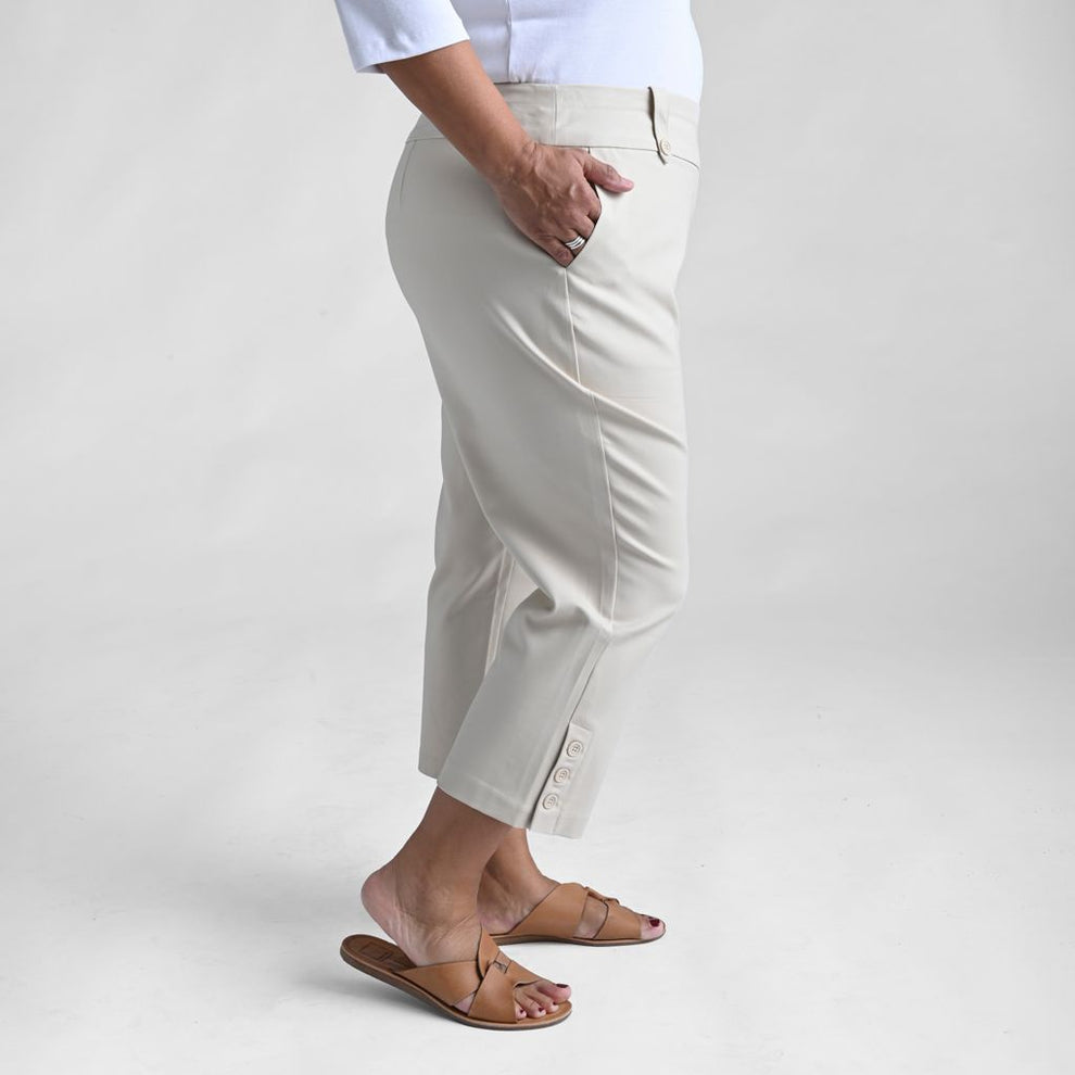 Signature Slimming Button Detail Pull On Capri - DEEP INDIGO ...